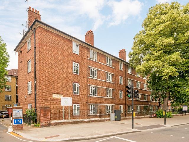Apartment at Fulham Palace Road, Greater London