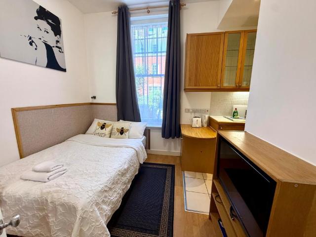 Apartment at Fulham Palace Road, Greater London