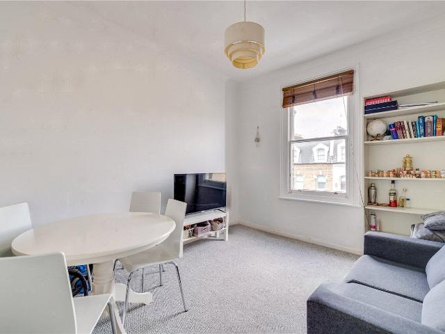 Apartment at Fulham Park Gardens, Greater London