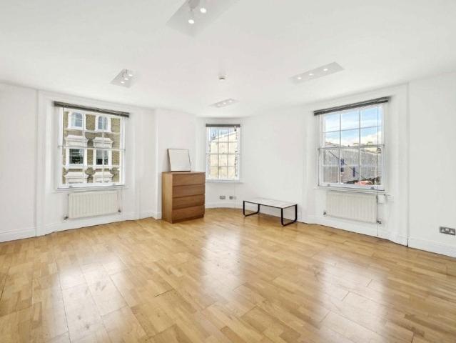 Apartment at Fulham Road, Greater London