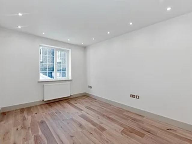 Apartment at Fulham Road, Greater London