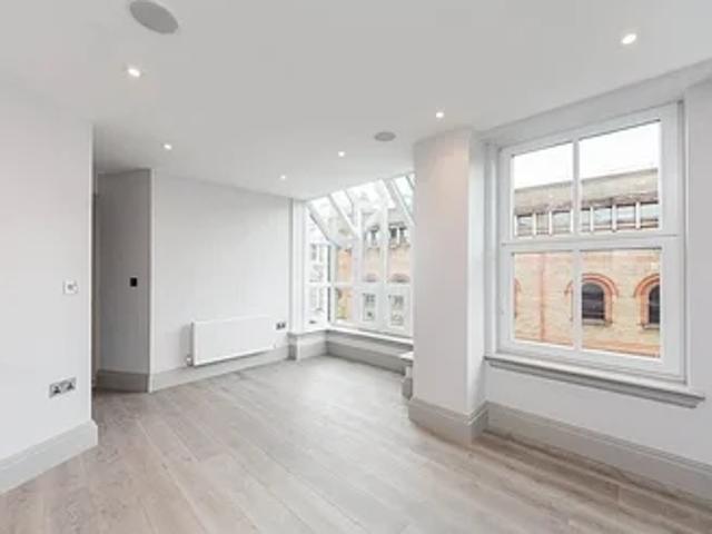 Apartment at Fulham Road, Greater London