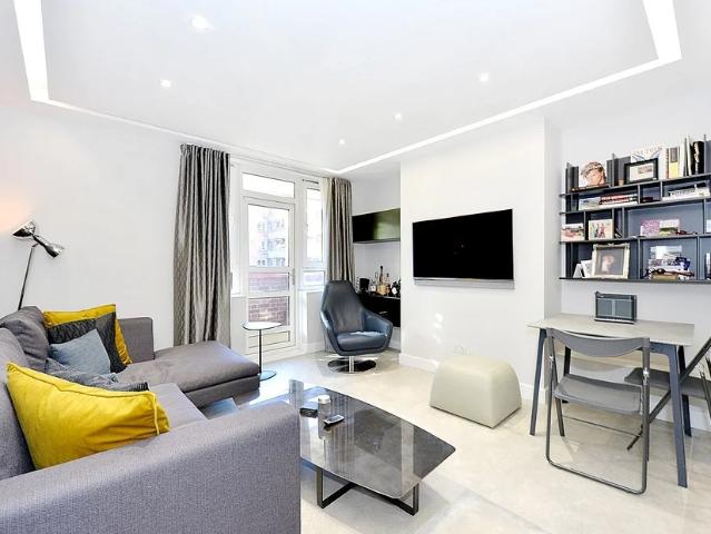 Apartment at Fulham Road, Greater London