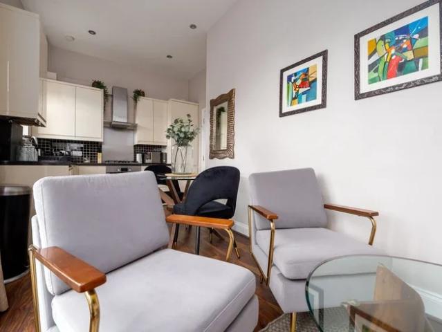Apartment at Fulham Road, Greater London