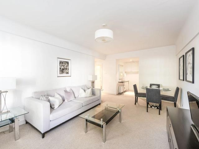 Apartment at Fulham Road, Greater London