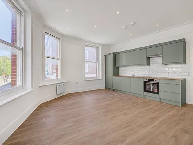 Apartment at Fulham Road, Greater London