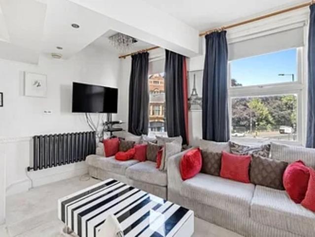 Apartment at Fulham Road, Greater London