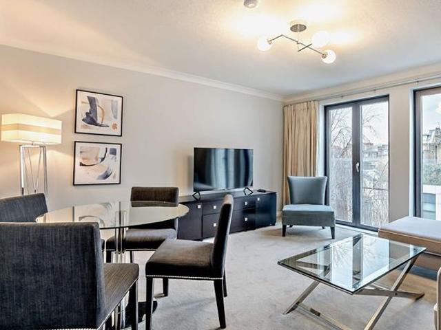Apartment at Fulham Road, Greater London