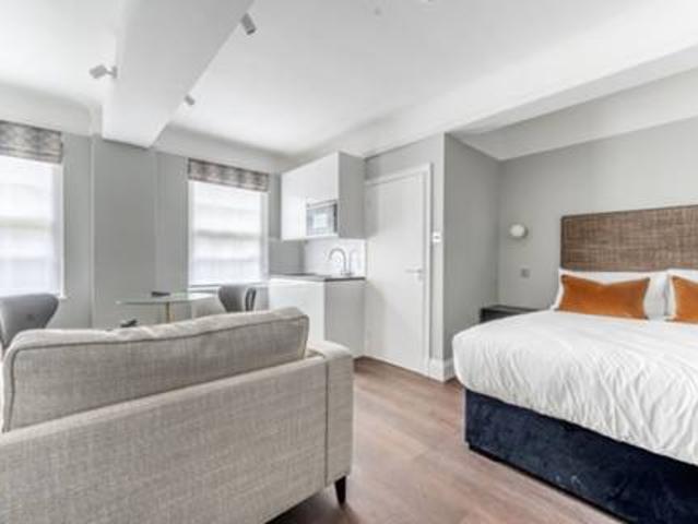 Apartment at Fulham Road, Greater London