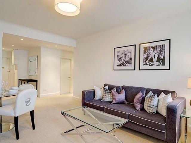 Apartment at Fulham Road, Greater London