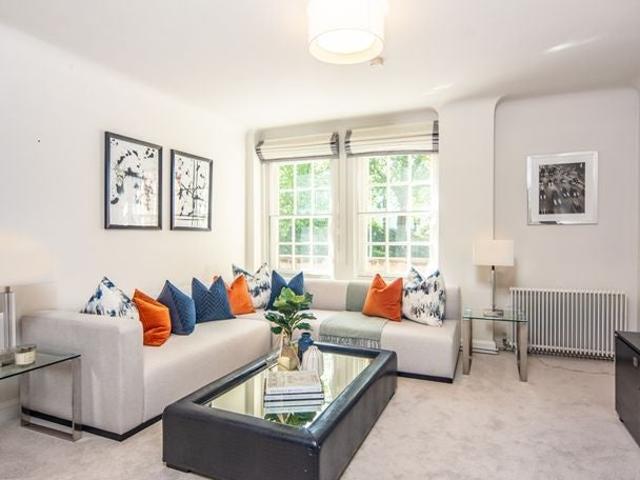 Apartment at Fulham Road, Greater London
