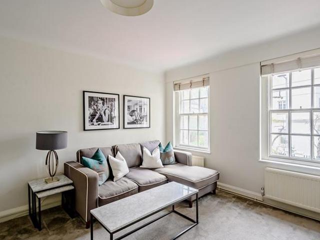 Apartment at Fulham Road, Greater London