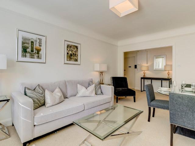 Apartment at Fulham Road, Greater London