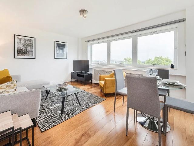 Apartment at Fulham Road, Greater London