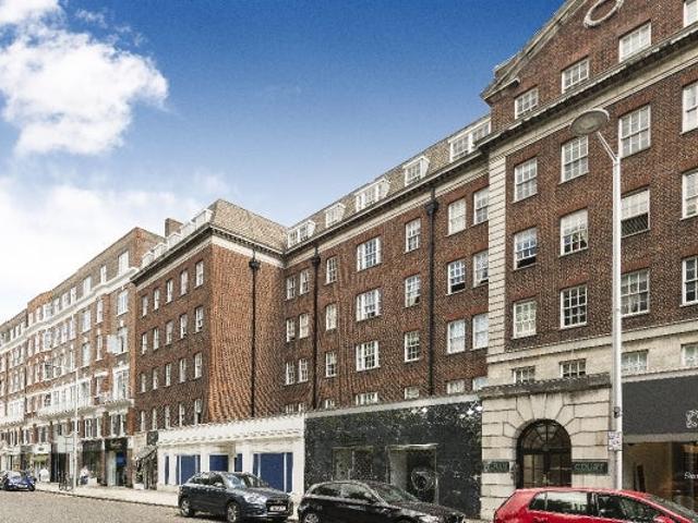 Apartment at Fulham Road, Greater London