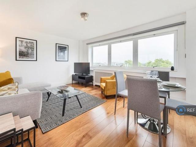 Apartment at Fulham Road, Greater London
