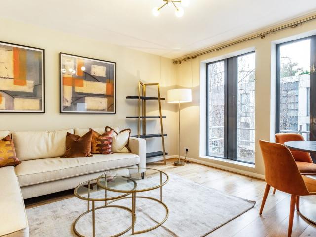 Apartment at Fulham Road, Greater London