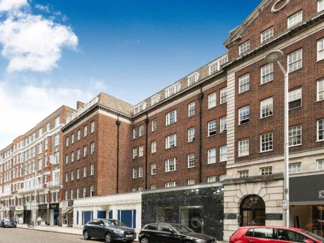 Apartment at Fulham Road, Greater London