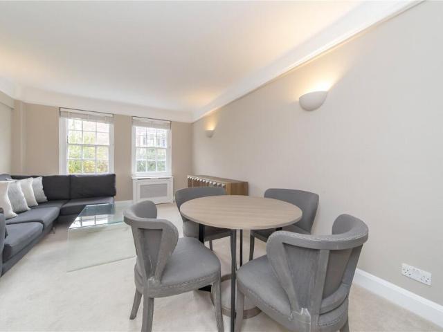 Apartment at Fulham Road, Greater London