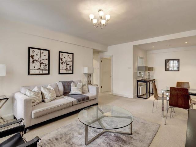 Apartment at Fulham Road, Greater London