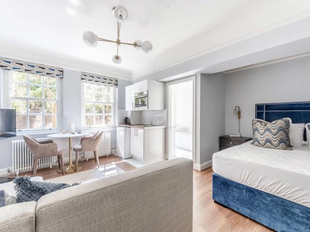 Apartment at Fulham Road, Greater London