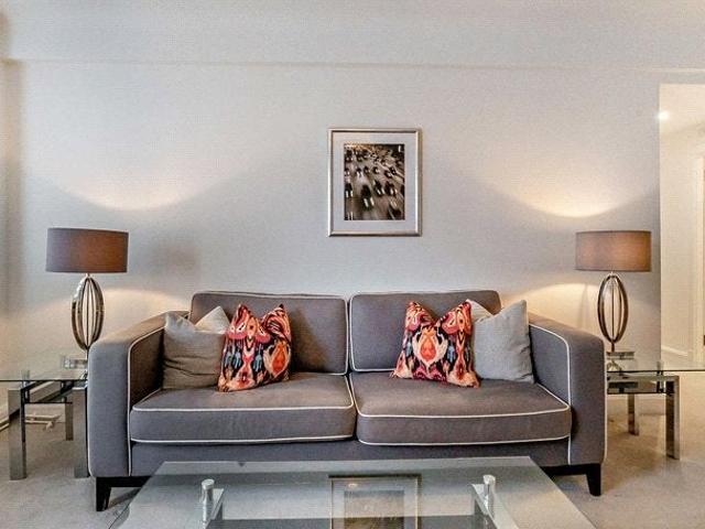 Apartment at Fulham Road, Greater London