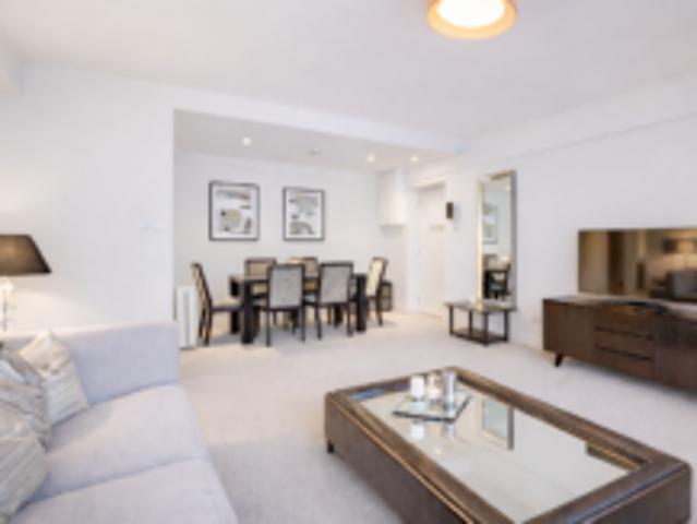 Apartment at Fulham Road, Greater London