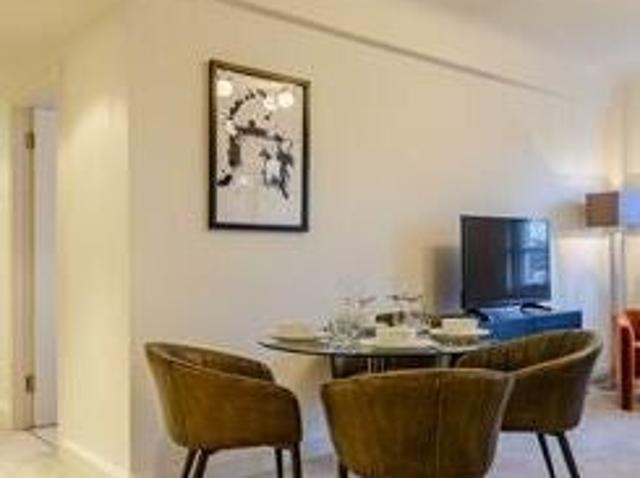 Apartment at Fulham Road, Greater London