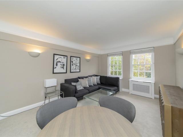 Apartment at Fulham Road, Greater London
