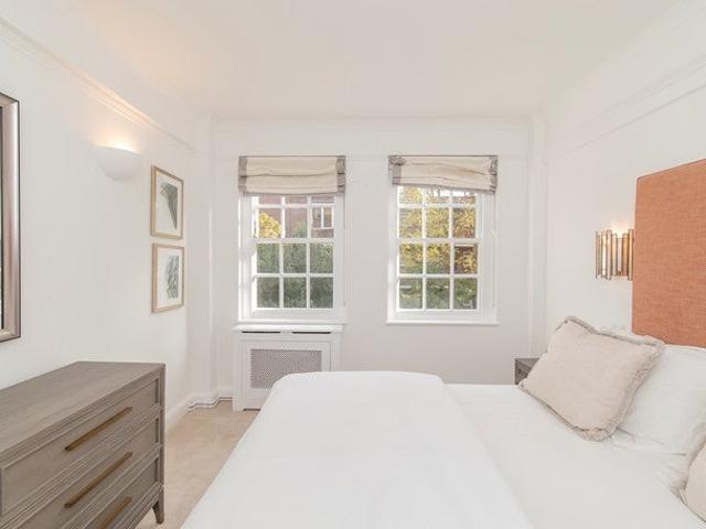Apartment at Fulham Road, Greater London