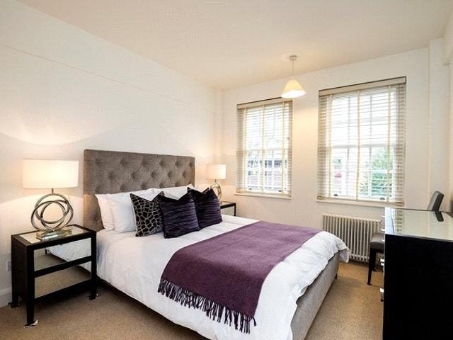 Apartment at Fulham Road, Greater London