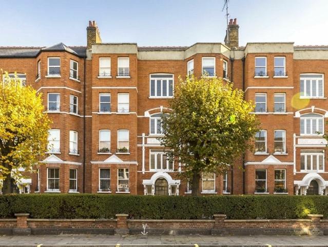 Apartment at Fulham Road, Greater London