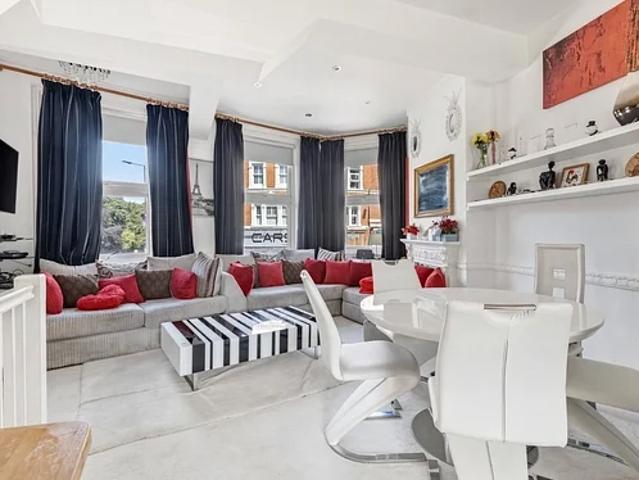 Apartment at Fulham Road, Greater London