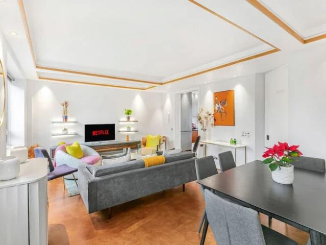 Apartment at Fulham Road, Greater London