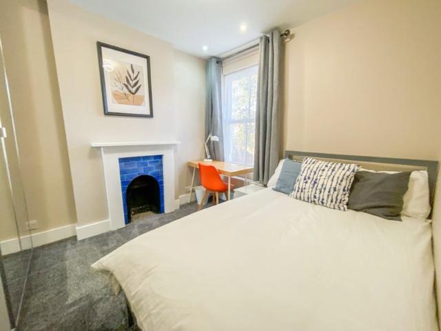 Room at Fullerton Road, Greater London