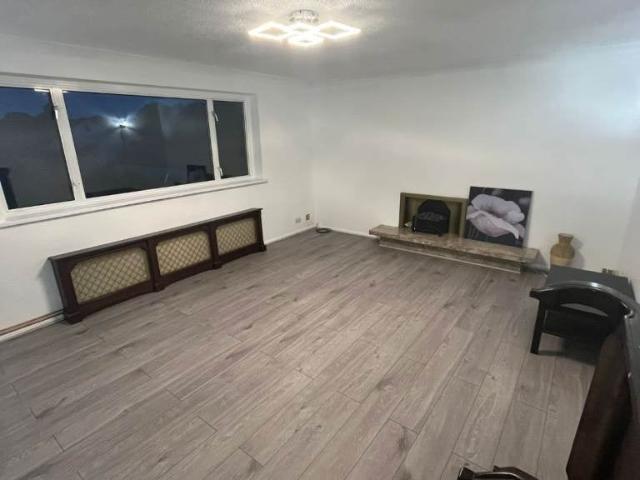 Apartment at Fusedale Way, South Ockendon