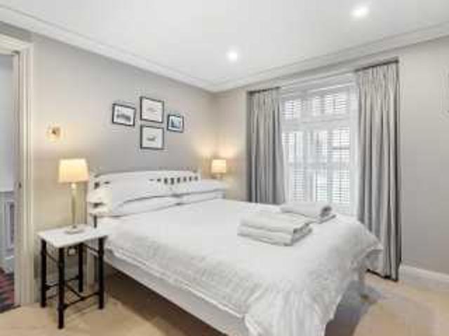 Apartment at Fynes Street, City of Westminster