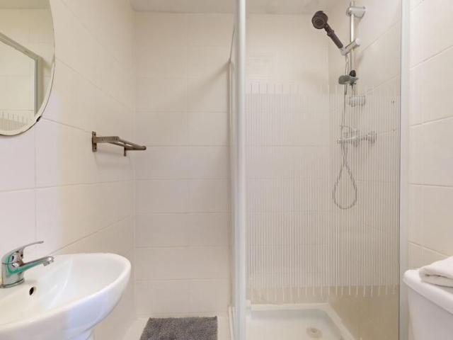 Apartment at Knaresborough Place, Greater London