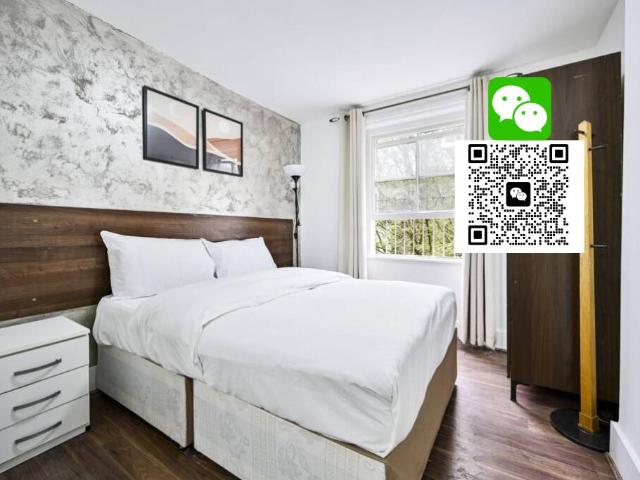 Apartment at Knaresborough Place, Greater London