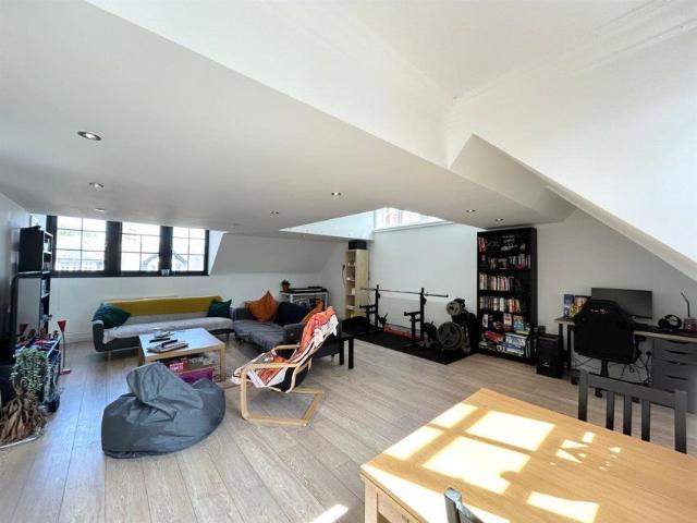 Apartment at Knighton Drive, Leicester