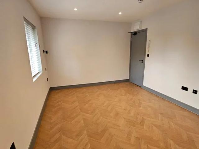 Apartment at Knight's Hill, Greater London