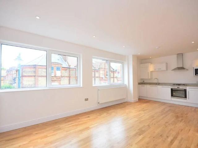 Apartment at Knight's Hill, Greater London