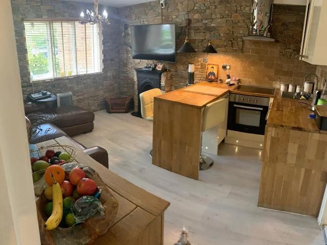 Apartment at Knightswood Close, Greater London