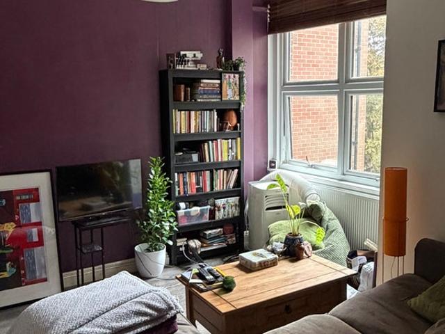 Apartment at Knollys Road, Greater London
