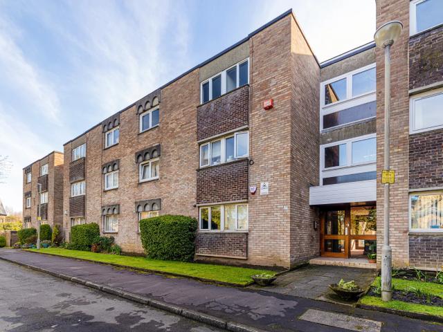 Apartment at Knowehead Gardens, Glasgow