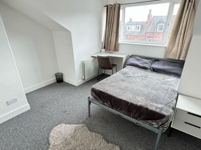 Apartment at Knowle Road, Leeds