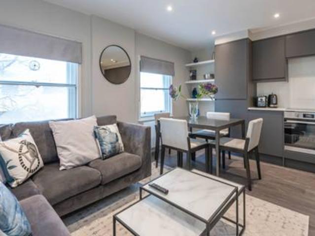 Apartment at Knox Street, City of Westminster