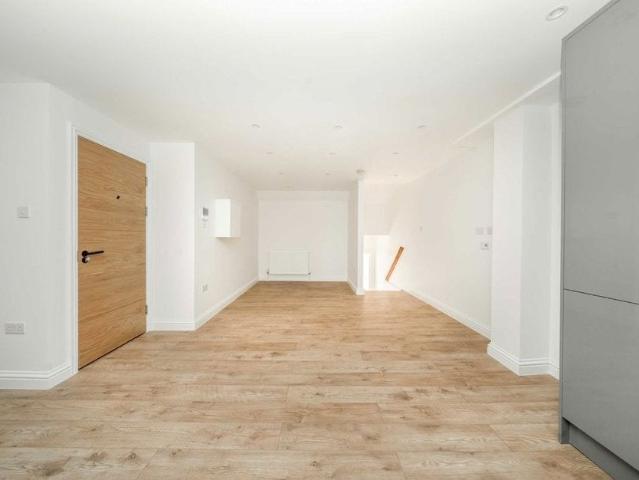 Apartment at Kew Road, Greater London