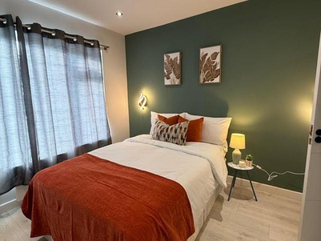 Room at Keats Way, Greater London