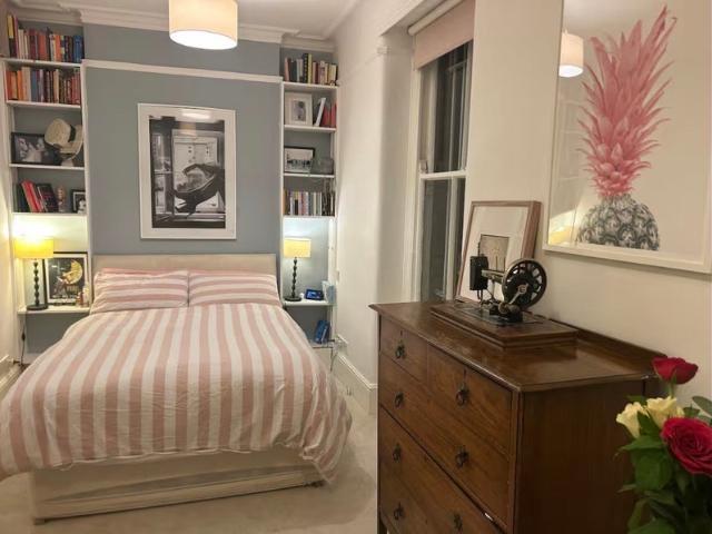 Apartment at Kelvedon Road, Greater London